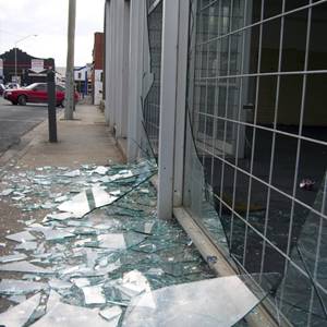 Single Hung Windows Glass Replacement | A Bobs Glass Repair
